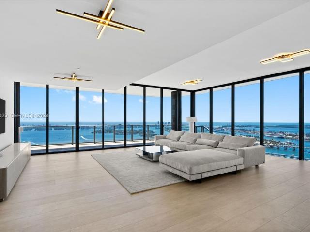 Luxury apartment complex for rent in Miami, United States