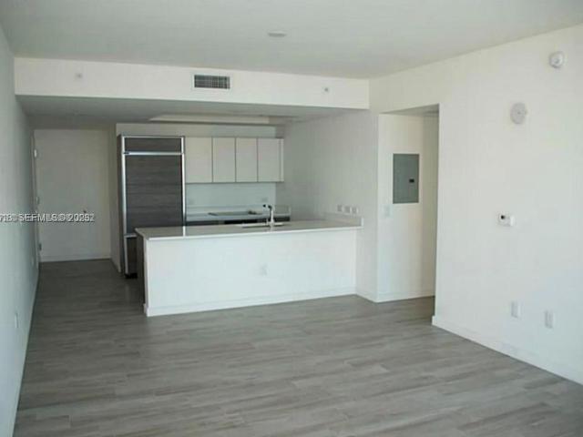 Luxury apartment complex for rent in Miami, United States