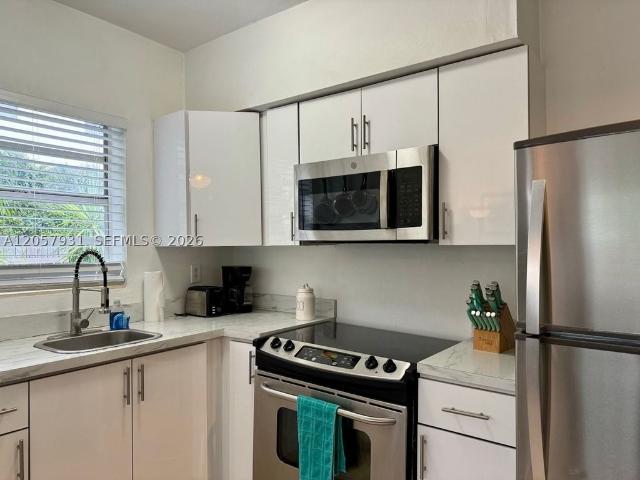 Luxury apartment complex for rent in Miami, United States
