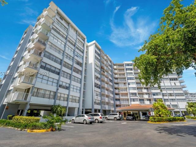 Luxury apartment complex for rent in Miami, United States