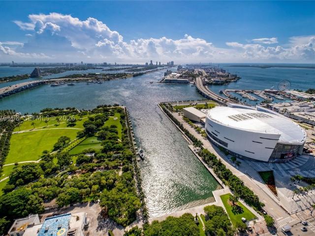 Luxury apartment complex for rent in Miami, United States