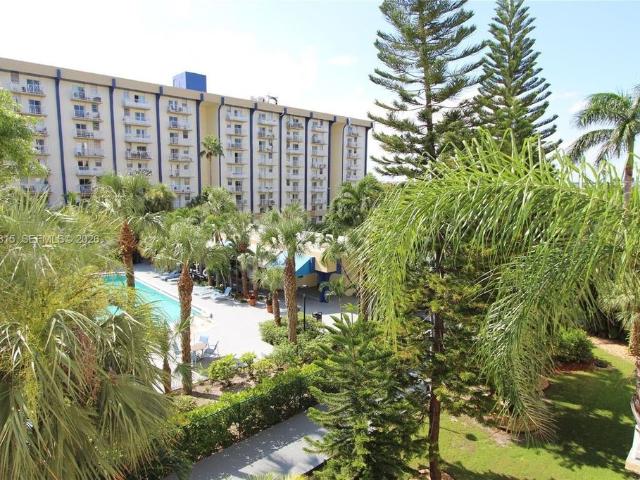 Luxury apartment complex for rent in Miami, United States