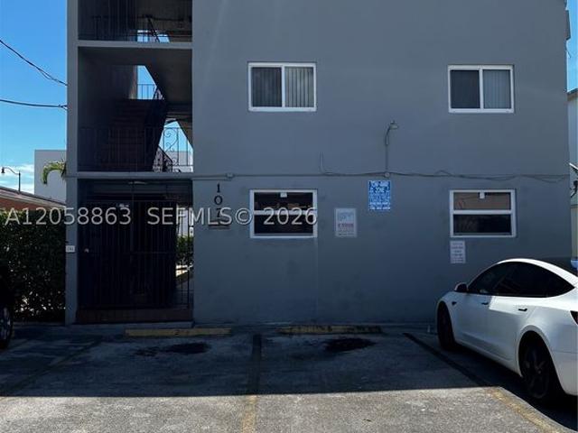 Luxury apartment complex for rent in Miami, United States