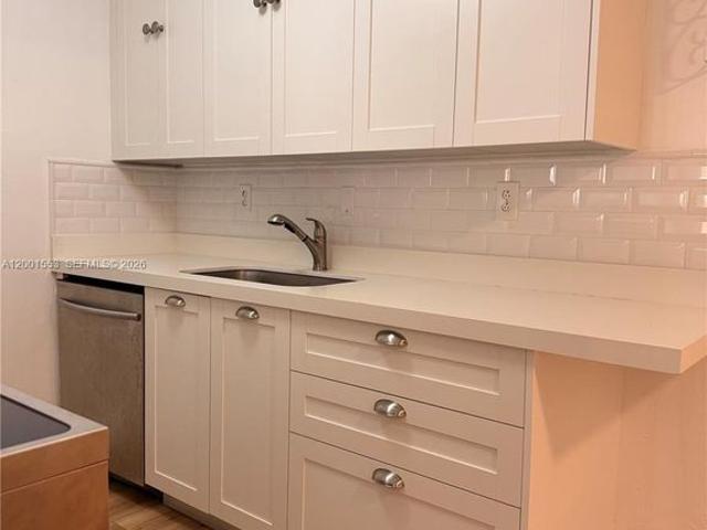Luxury apartment complex for rent in Miami, United States