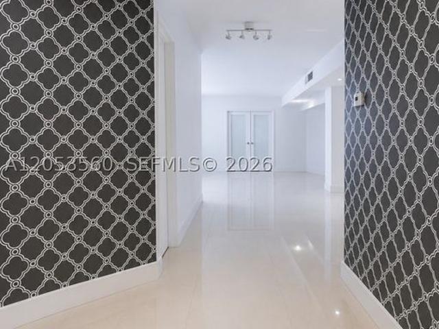 Luxury apartment complex for rent in Miami, United States