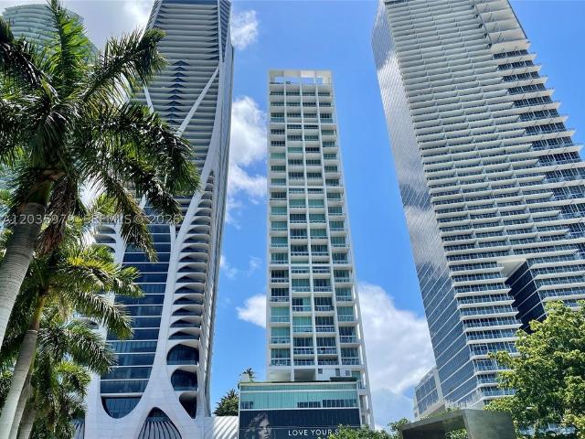 Luxury apartment complex for rent in Miami, United States