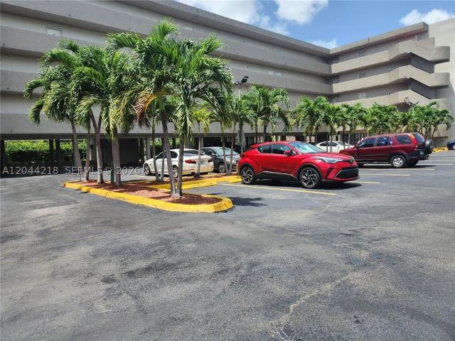 Luxury apartment complex for rent in Miami, United States