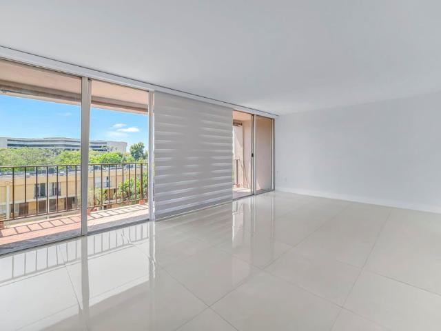 Luxury apartment complex for rent in Miami, United States