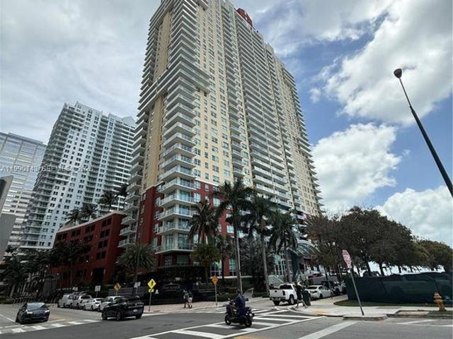 Luxury apartment complex for rent in Miami, United States