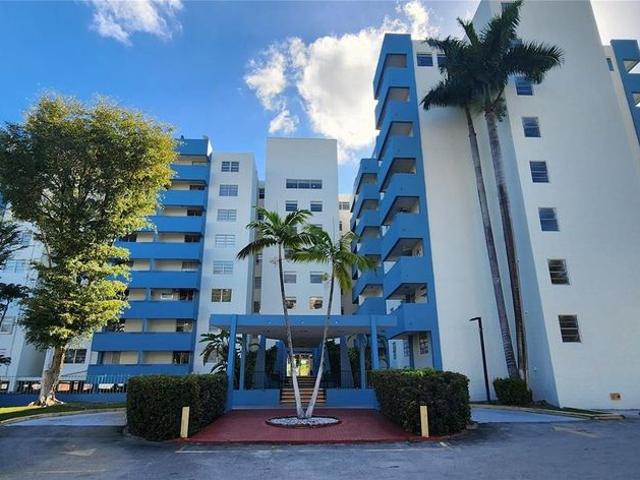 Luxury apartment complex for rent in Miami, United States