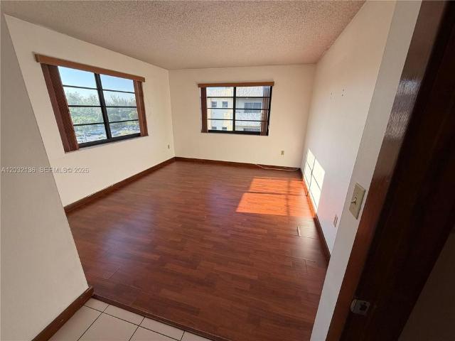 Luxury apartment complex for rent in Miami, United States