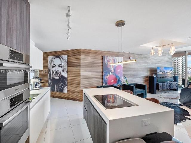 Luxury apartment complex for rent in Miami, United States