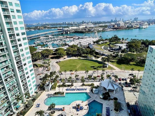 Luxury apartment complex for rent in Miami, United States