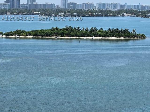 Luxury apartment complex for rent in Miami, United States