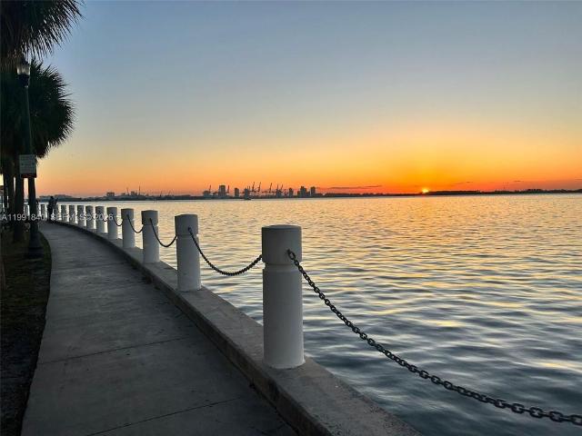 Luxury apartment complex for rent in Miami, United States