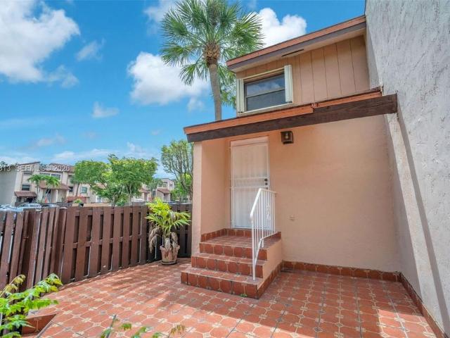 Luxury apartment complex for rent in Miami, United States