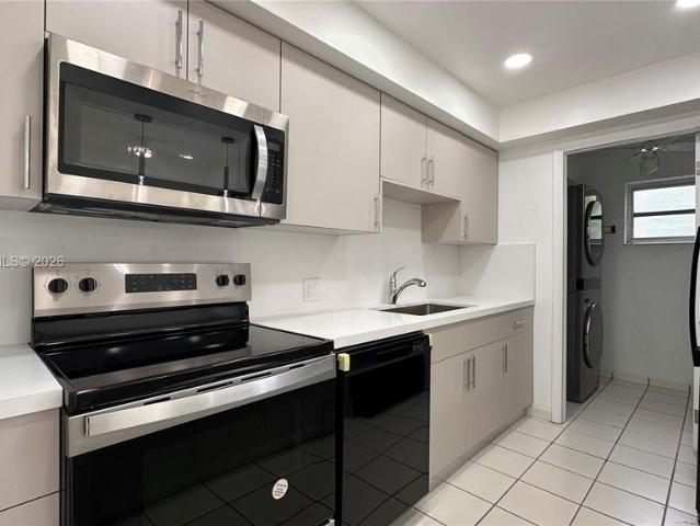 Luxury apartment complex for rent in Miami, United States