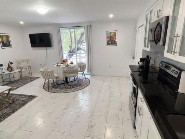 Luxury apartment complex for rent in Miami, United States