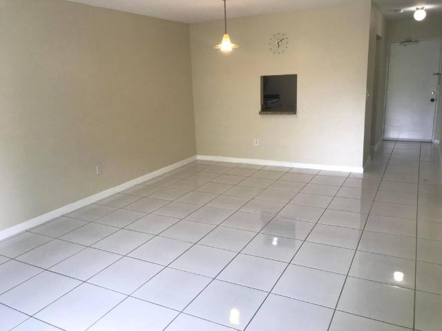 Luxury apartment complex for rent in Miami, United States