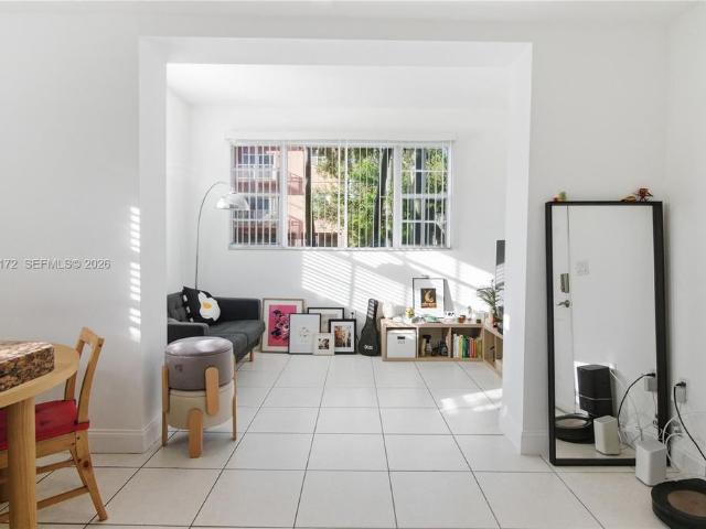 Luxury apartment complex for rent in Miami, United States