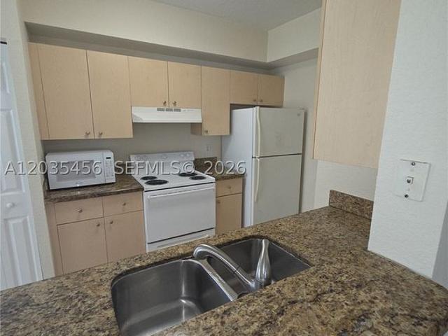Luxury apartment complex for rent in Miramar, United States