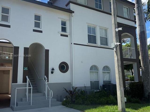 Luxury apartment complex for rent in Miramar, United States