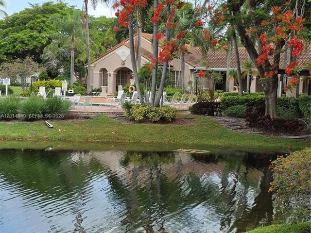 Luxury apartment complex for rent in Miramar, United States