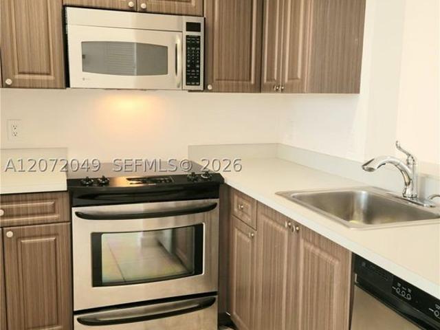 Luxury apartment complex for rent in Miramar, United States