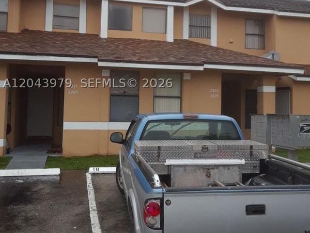 Luxury apartment complex for rent in Miramar, United States