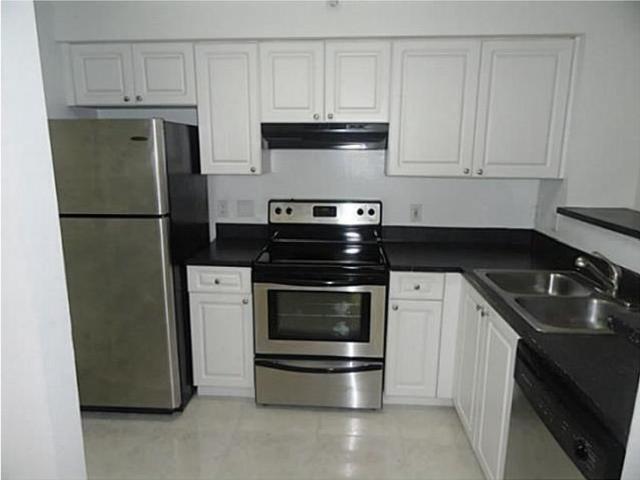 Luxury apartment complex for rent in Miramar, United States