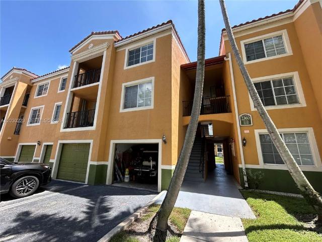 Luxury apartment complex for rent in Miramar, United States