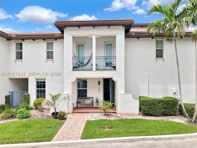 Luxury apartment complex for rent in Miramar, Florida