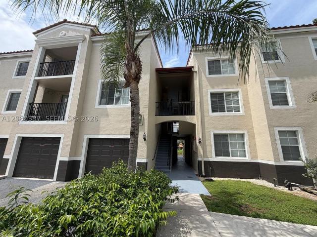 Luxury apartment complex for rent in Miramar, Florida