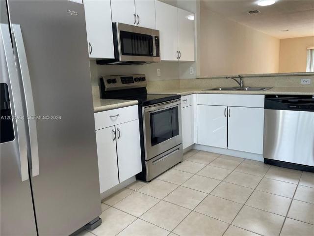 Luxury apartment complex for rent in Miramar, Florida