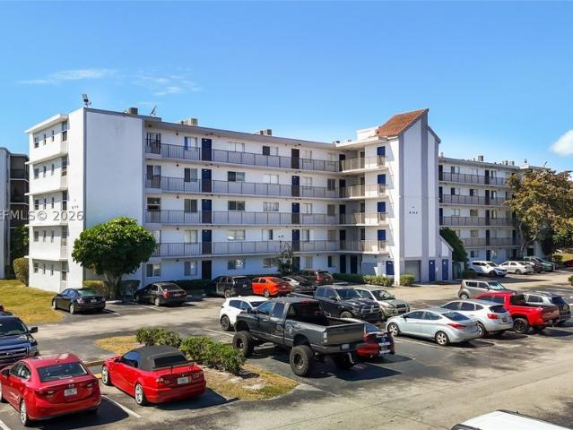 Luxury apartment complex for rent in Miramar, Florida