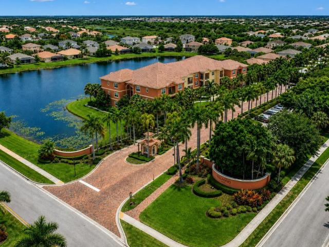 Luxury apartment complex for rent in Miramar, Florida
