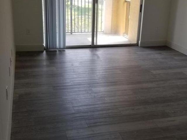 Luxury apartment complex for rent in Miramar, Florida