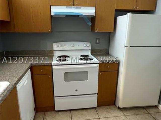 Luxury apartment complex for rent in Miramar, Florida