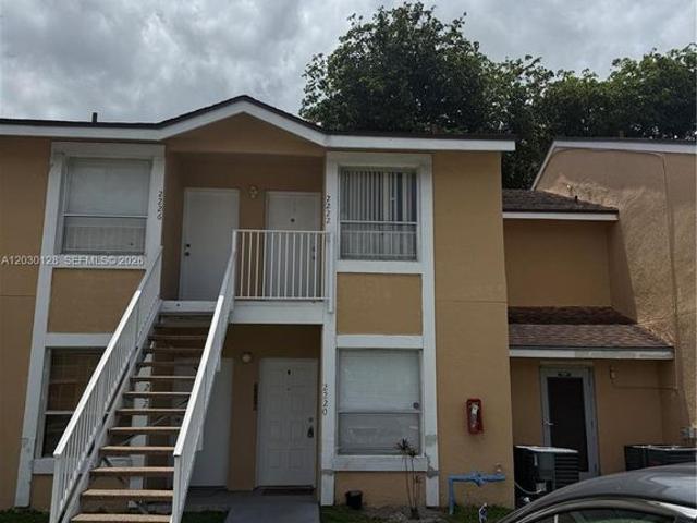 Luxury apartment complex for rent in Miramar, Florida