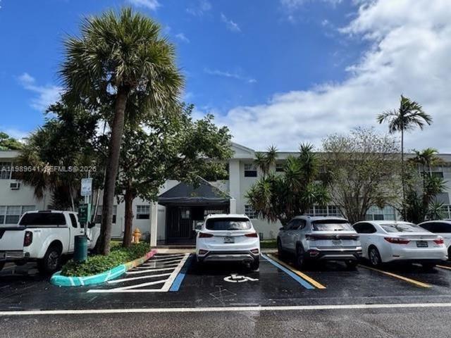 Luxury apartment complex for rent in North Bay Village, United States