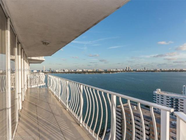 Luxury apartment complex for rent in North Bay Village, Florida