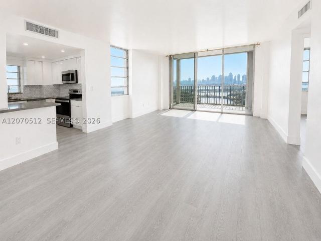 Luxury apartment complex for rent in North Bay Village, Florida