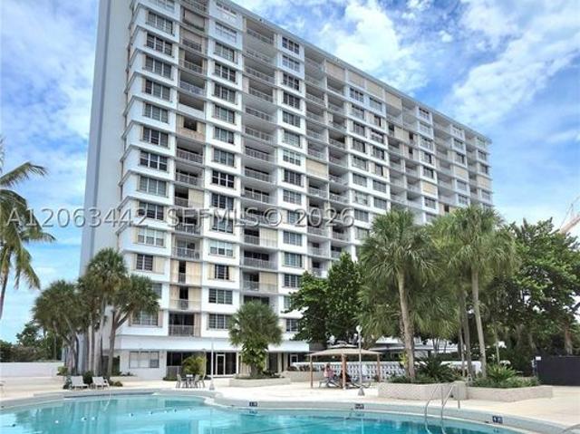 Luxury apartment complex for rent in North Bay Village, Florida