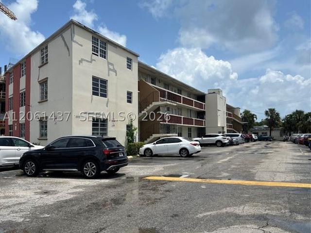 Luxury apartment complex for rent in North Bay Village, Florida