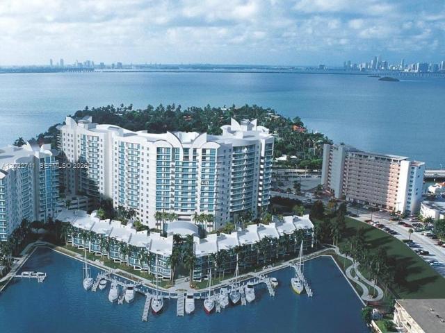 Luxury apartment complex for rent in North Bay Village, Florida