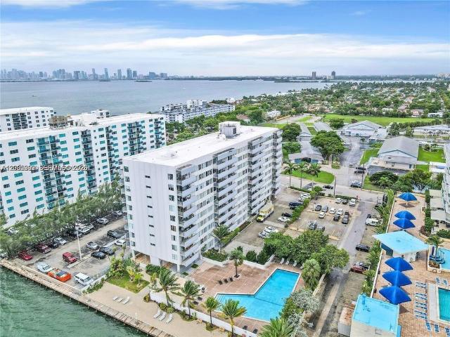 Luxury apartment complex for rent in North Bay Village, Florida