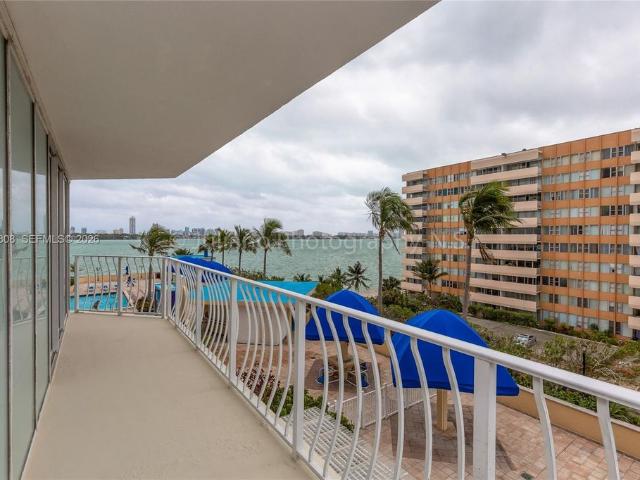 Luxury apartment complex for rent in North Bay Village, United States