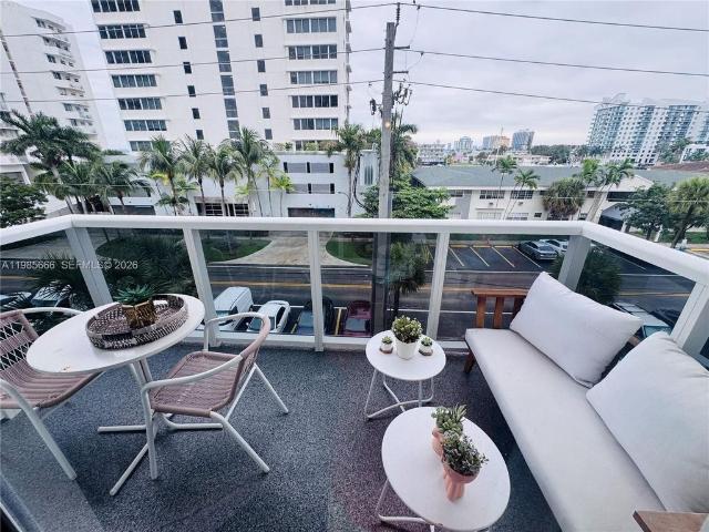 Luxury apartment complex for rent in North Bay Village, United States