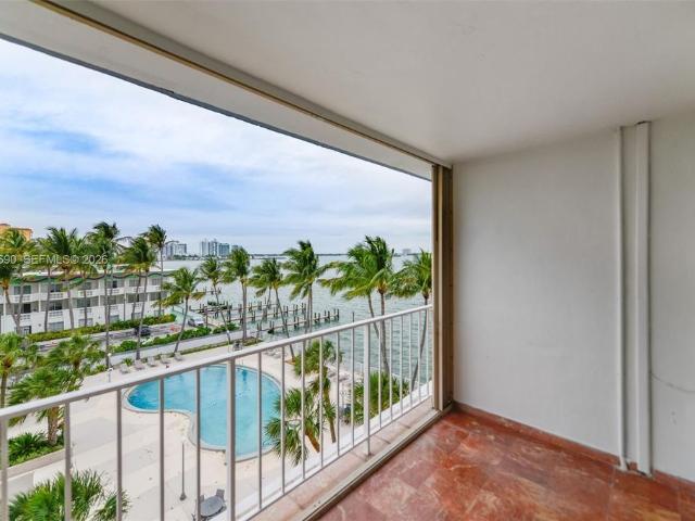 Luxury apartment complex for rent in North Bay Village, United States