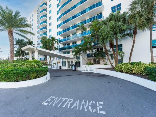 Luxury apartment complex for rent in North Bay Village, United States